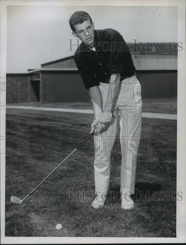 1954 Press Photo Independence Hi golfer John Postle on course ...