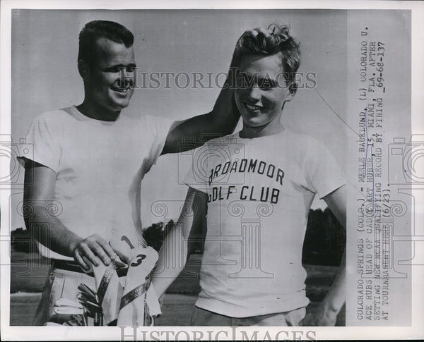 1955 Press Photo Merle Backlund & caddy Art Huber at NCAA tournament in ...