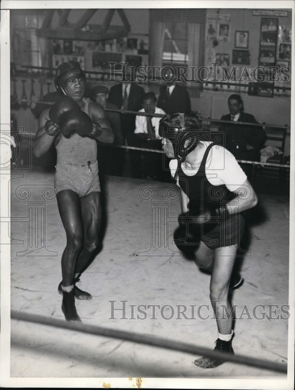 1935 Press Photo Lou Ambers sparring with Frankie Williams at training ...