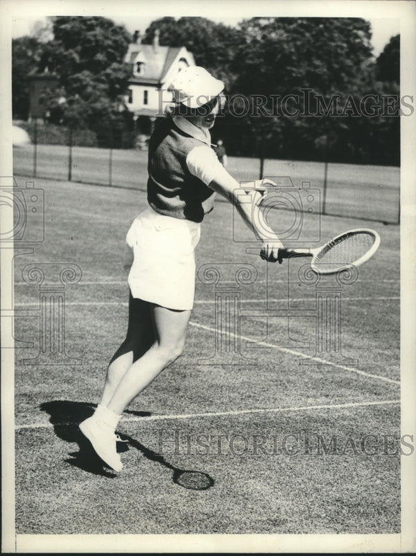 1938 Press Photo Alice Marble practices for Weightman Cup Team - net35 ...