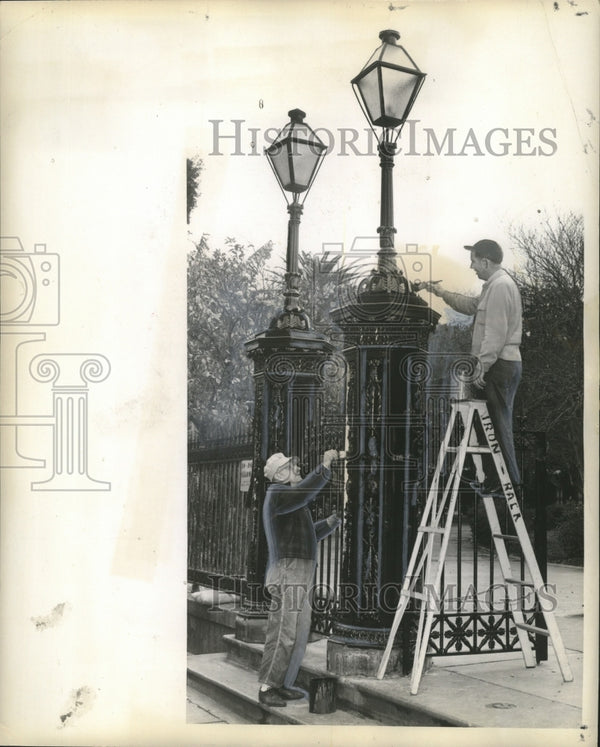 1958 Press Photo Jackson Square-The gates are back in place again ...