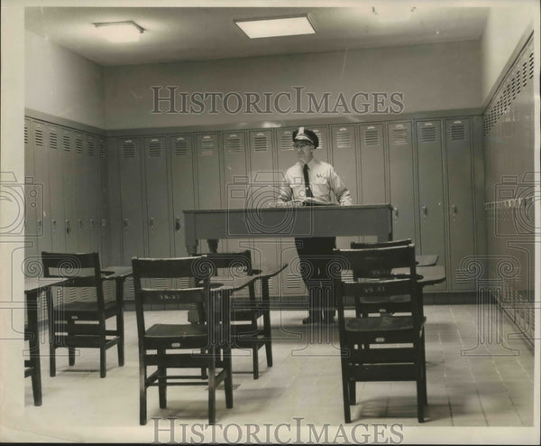 1961 Press Photo New Orleans Capt. James Arnold Does Roll Call ...