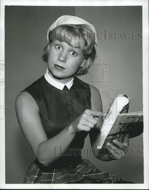 1962 Press Photo Joyce Bulifant performs in performance "A Guy for ...