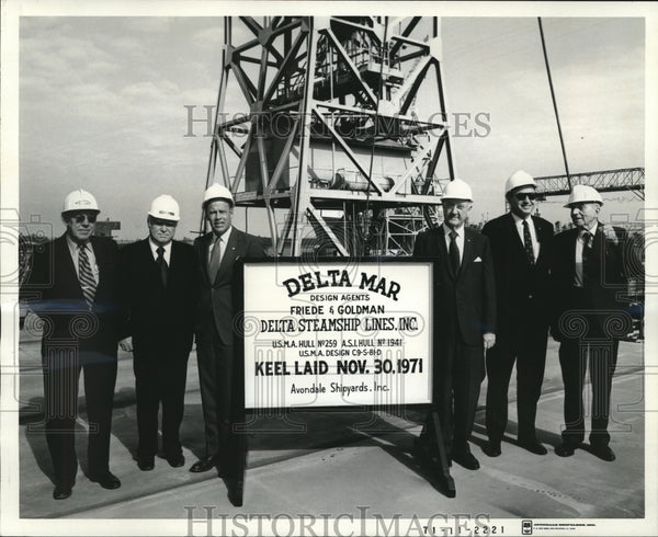 1971 Press Photo Delta Mar sign announces when keel laid at Avondale ...