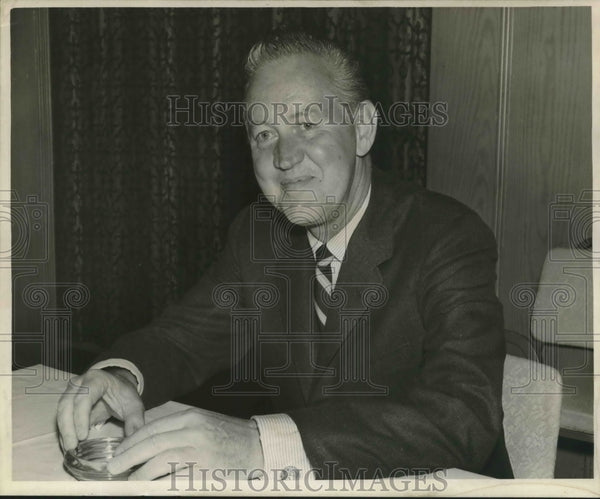 1967 Press Photo Lawrence M. Cox smiles - Historic Images