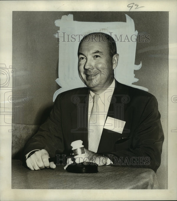1954 Press Photo Robert Culver, president of the Consumer Bankers ...