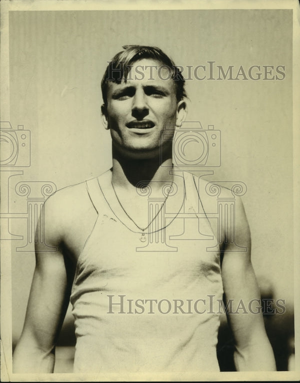 Press Photo Athlete Harold Hooper - noa81245 - Historic Images