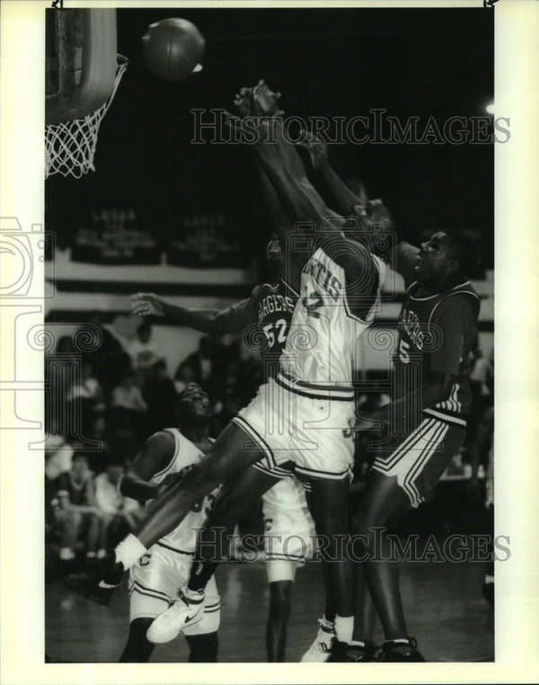 Press Photo Walker's Duane Taylor and Rian Wills, Curtis' Tim Ridley ...