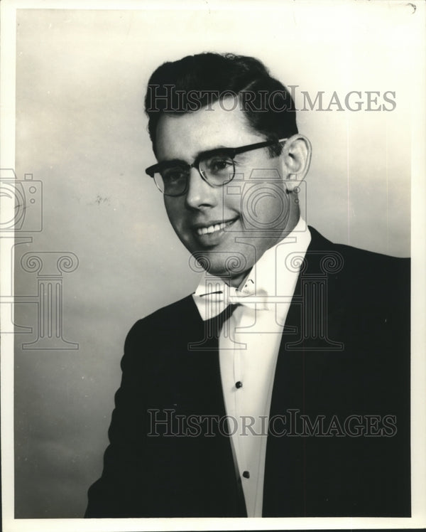 1963 Press Photo William Dugan, piano instructor at Xavier University ...