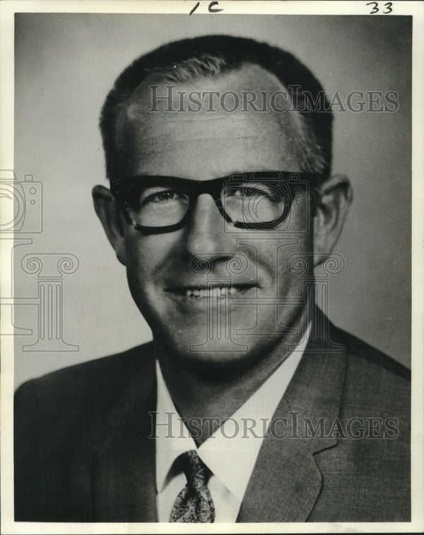 1971 Press Photo Ed Foreman, Regional Rep of Secretary of ...