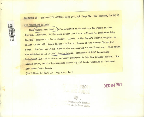 1971 Press Photo Gloria Ann Frank enlisted in Air Force by George ...