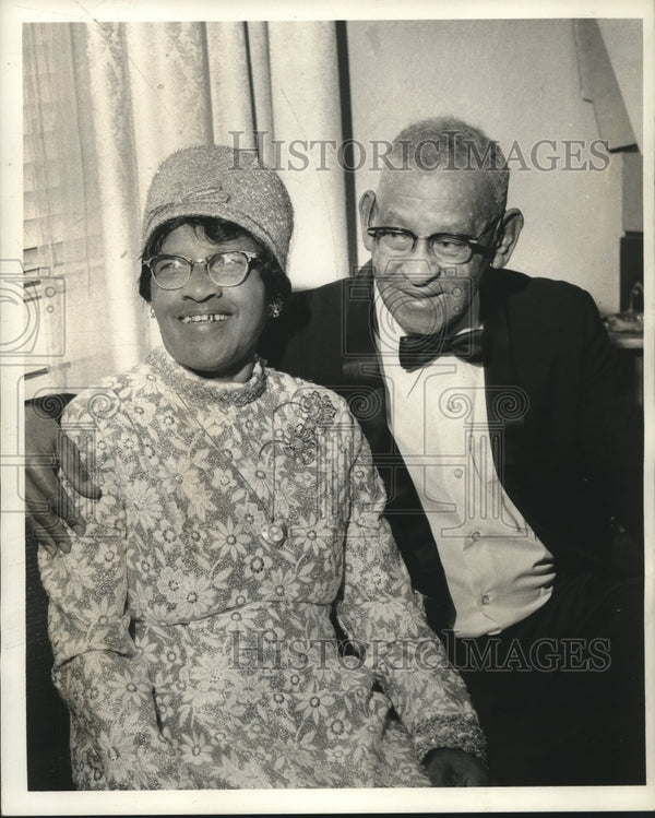 1973 Press Photo Mr. and Mrs. Josiah Frazier celebrate 50th wedding ...