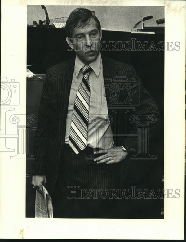 1979 Press Photo Council Fiscal officer Louis Gomez on indefinite ...