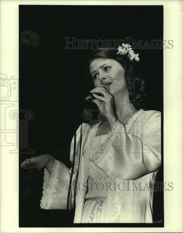 1981 Press Photo Singer Sandy Hancock - nob30680 - Historic Images