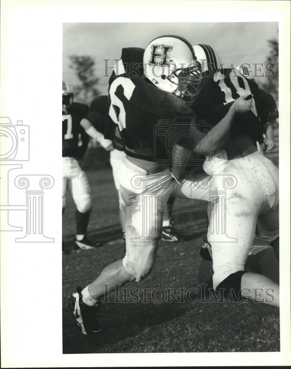Press Photo Ruby Montz #56, Hannan High's main defensive player ...