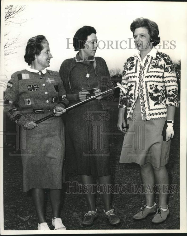 1964 Press Photo Golfers Mrs. Richard Oster and others at the NOCC ...