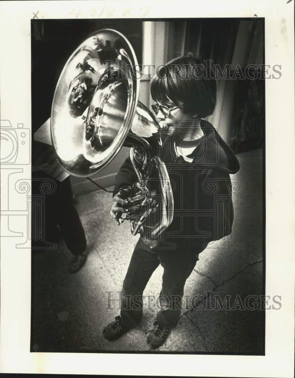 1979 Press Photo A young tubist gets ready for his first Tuba Christmas ...