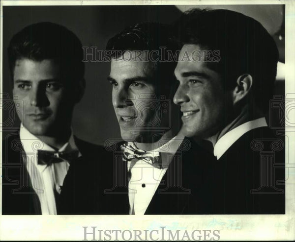 1986 Press Photo Winner And Runners-Up In "Face of the '80s" Contest ...