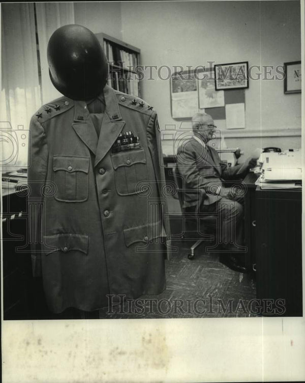 1972 Press Photo Middleton's WWII uniform as part of LSU Middleton ...