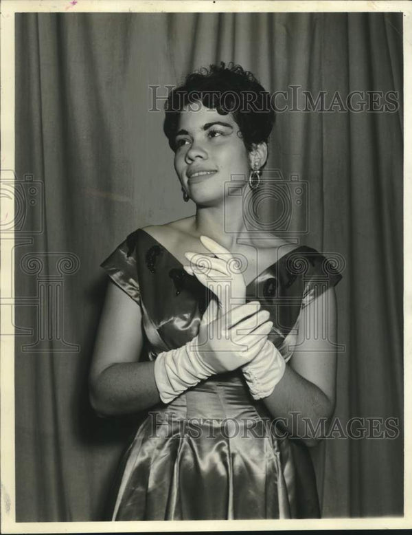 1962 Press Photo Eleanor Merrick Sings Title Role, Xavier University ...