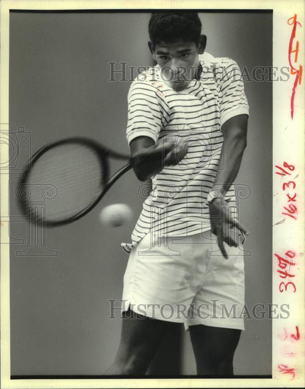 1988 Press Photo NORD tennis camp participant, Brandon Gregoire hits a ...