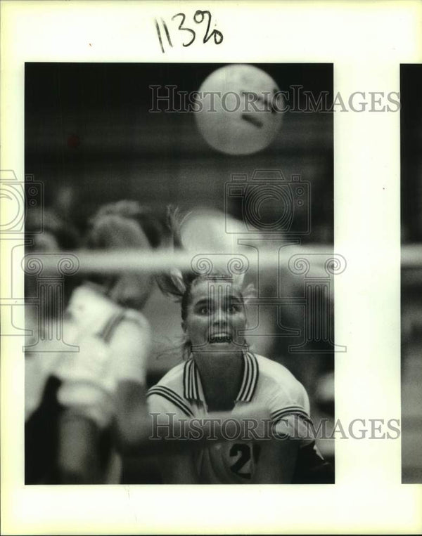 1993 Press Photo Shelly Richey, Back in action from her bout with ...
