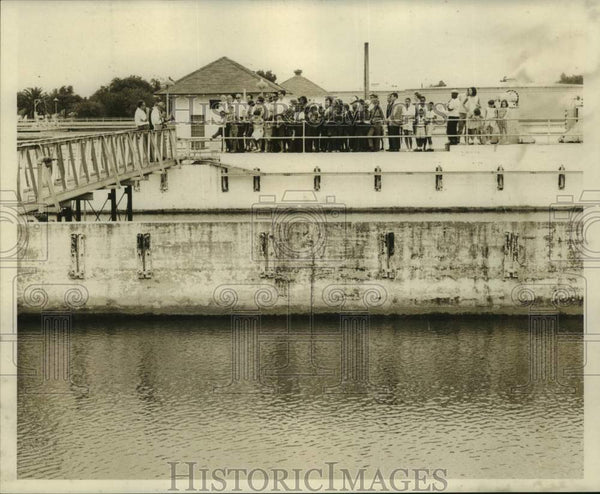 1968 Press Photo Tour of Water Purification Plant, New Orleans Water ...