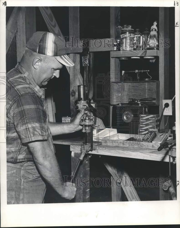 1958 Press Photo New Orleans Quick Draw Club - Sergeant Edward Larsen ...