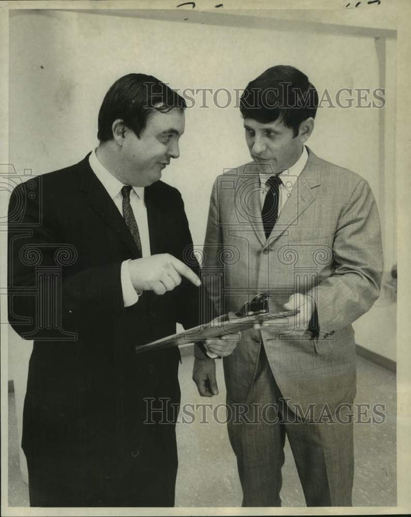 1969 Press Photo Danny Schott, amateur boxing matchmaker with Ed ...