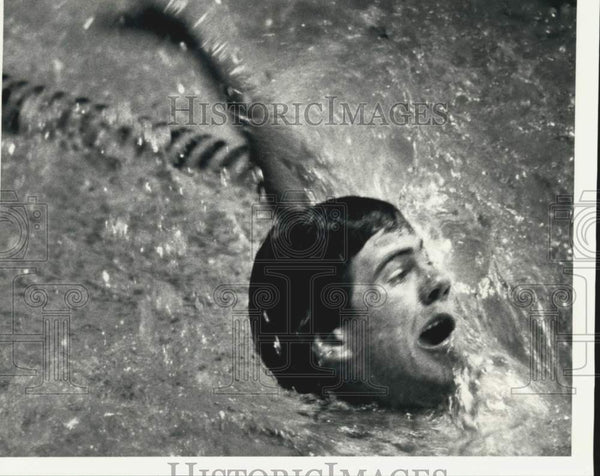 1983 Press Photo Episcopal's Bruce Weller in 200-Yard Relay at Swim ...