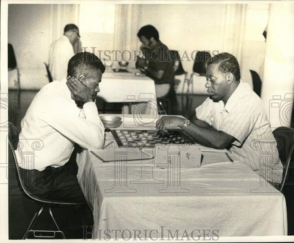 1973 Press Photo Men compete in National Checkers Tournament at Gallie ...