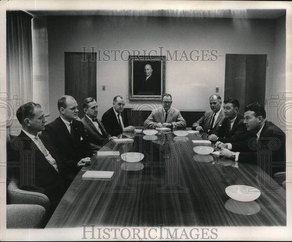 1961 Press Photo Pan-American Life Insurance Company officers at ...