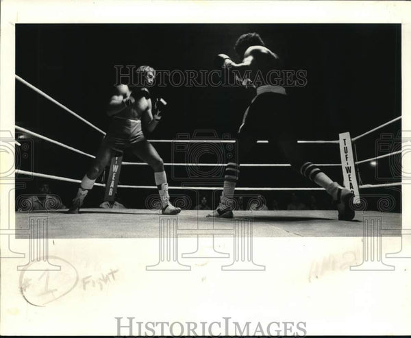 1982 Press Photo Boxers during a match at Loranger Coliseum - noc97856 ...