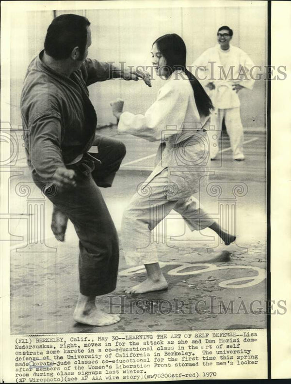 1970 Press Photo Lisa Kudarauskas and Dan Marisi in karate class at ...