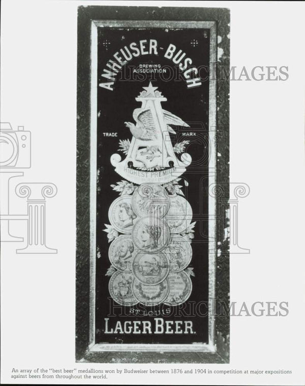 1976 Press Photo "Best beer" medallions won by Budweiser between 1876 ...