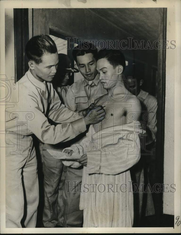1941 Press Photo Recruit during physical examination in the Philippines ...
