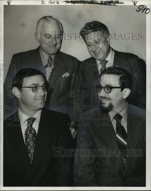 1971 Press Photo Beth Israel Congregation delegates during celebration ...