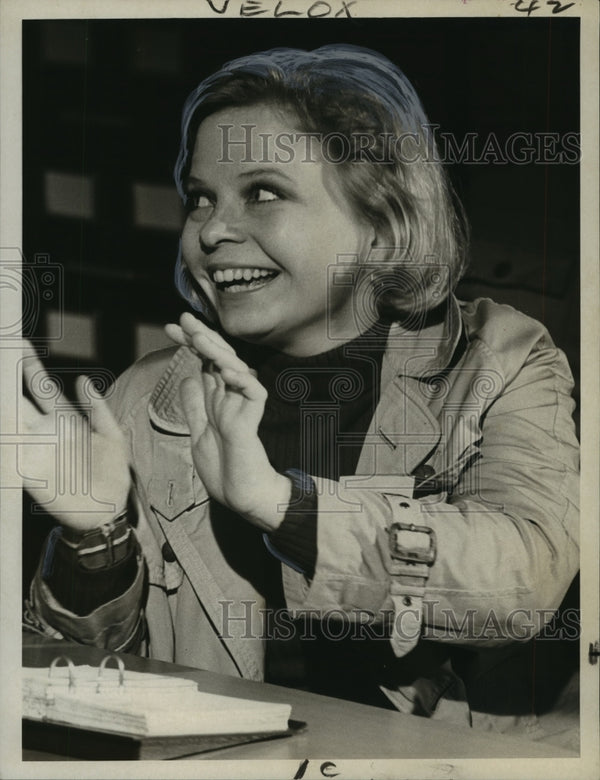 1973 Press Photo Cathy Burns on Easy Rap and Adam-12 Television Shows ...