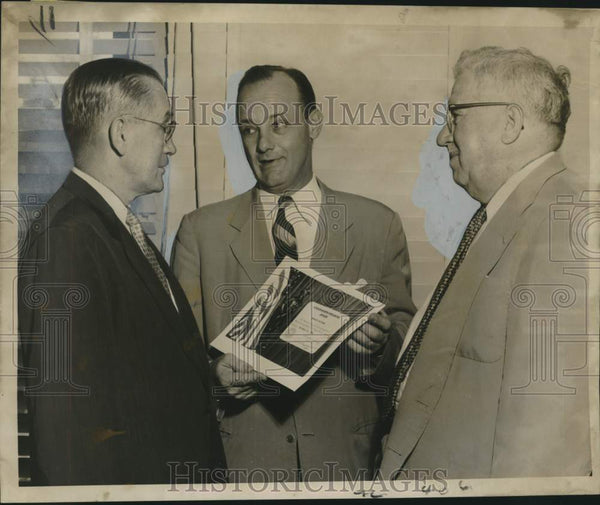 1956 Press Photo John Gomila of US Treasury Honors James S. Hay ...