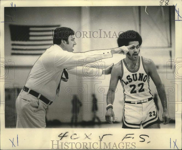 1974 Press Photo LSUNO Basketball Coach Ron Green and Guard Dwight ...