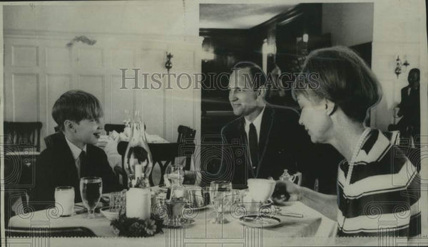 1967 Press Photo John T. McNaughton, wife and son at breakfast ...
