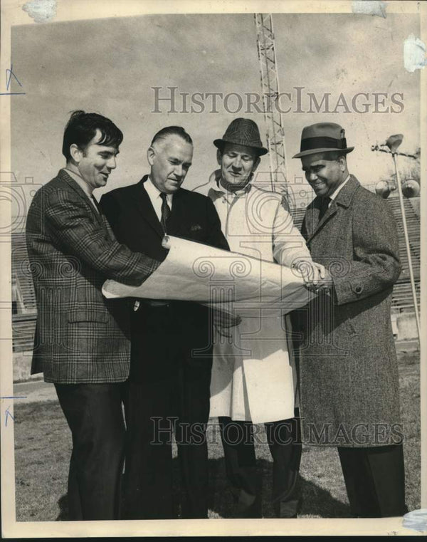 1969 Press Photo Major league baseball exhibit plans for Tad Gormley ...