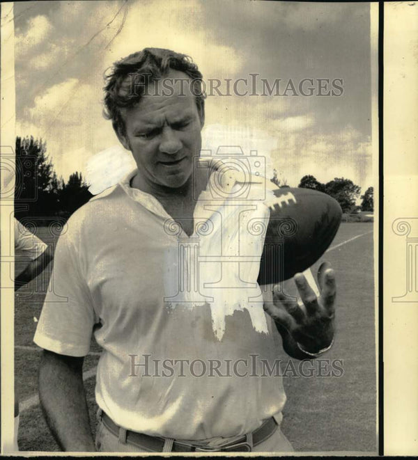 1974 Press Photo John North, Head Coach of the New Orleans Saints in ...