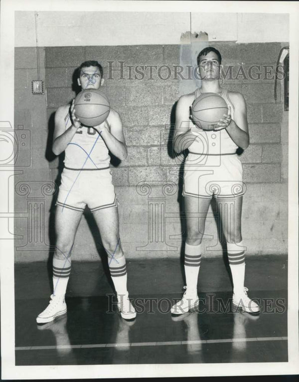 1970 Press Photo Warren Green & Wayne Philebar, Redemtorist Basketball ...