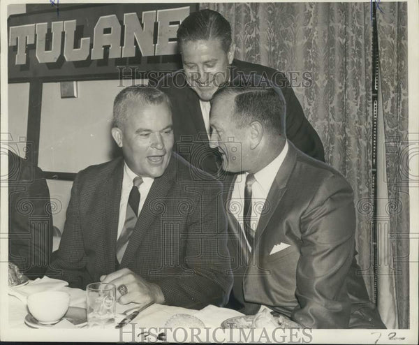 1967 Press Photo Tulane head coach Jim Pittman with Charlie McClendon ...