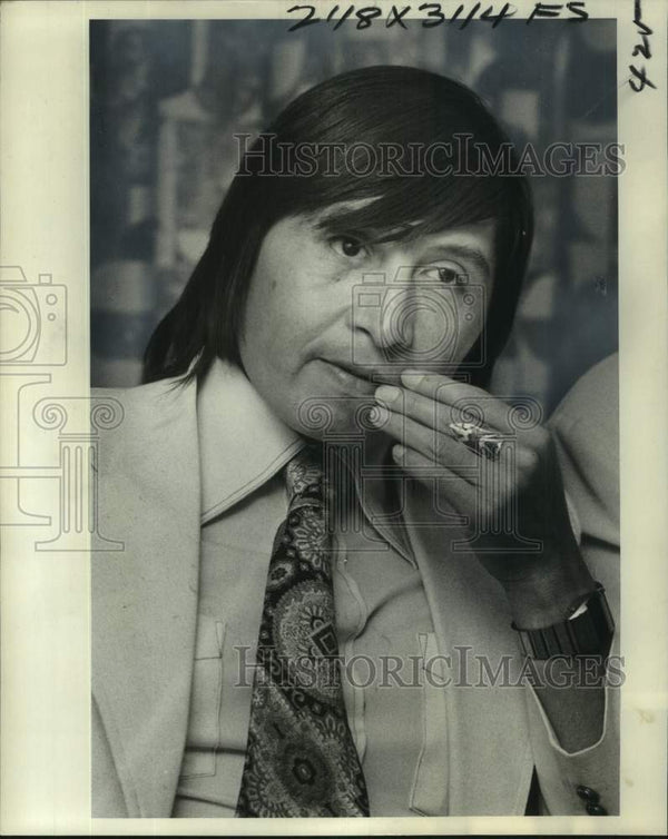 1977 Press Photo Roland R. Mora, Deputy Assistant Secretary of Labor ...