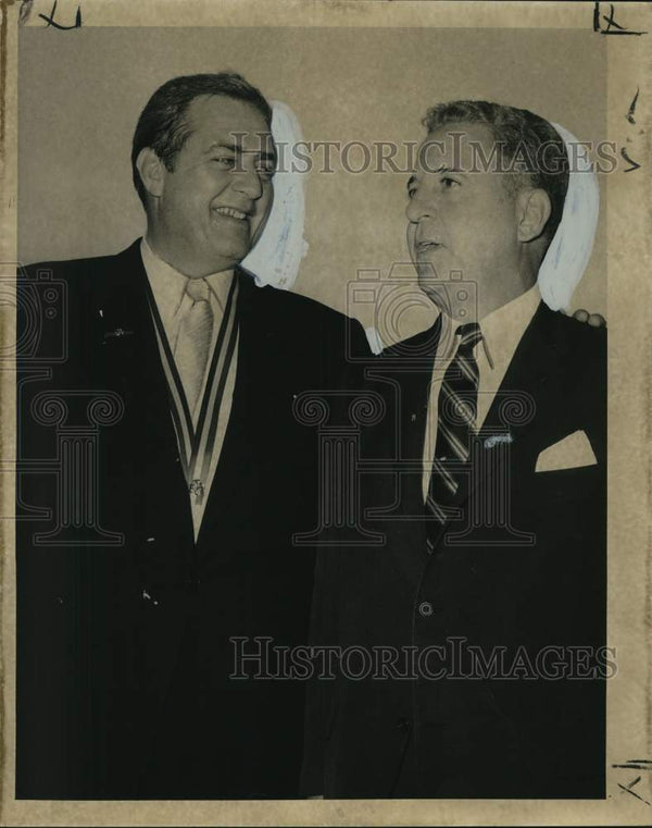 1968 Press Photo Raymond Burr and Louis Read attend United Fund kickoff ...