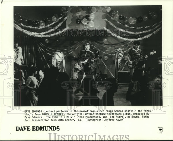 1985 Press Photo Dave Edmonds performs in "High School Nights ...