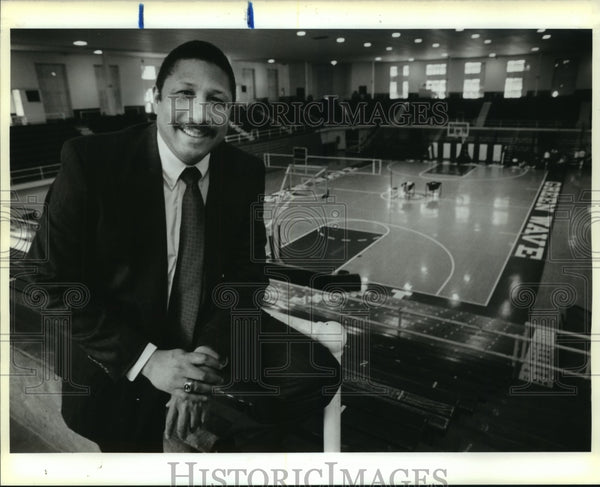 1990 Press Photo New Tulane Basketball Coach Perry Clark - nos07171 ...