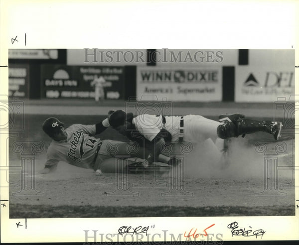 1989 Press Photo Georgia Tech's Andy Bruce slides in safe to home base ...